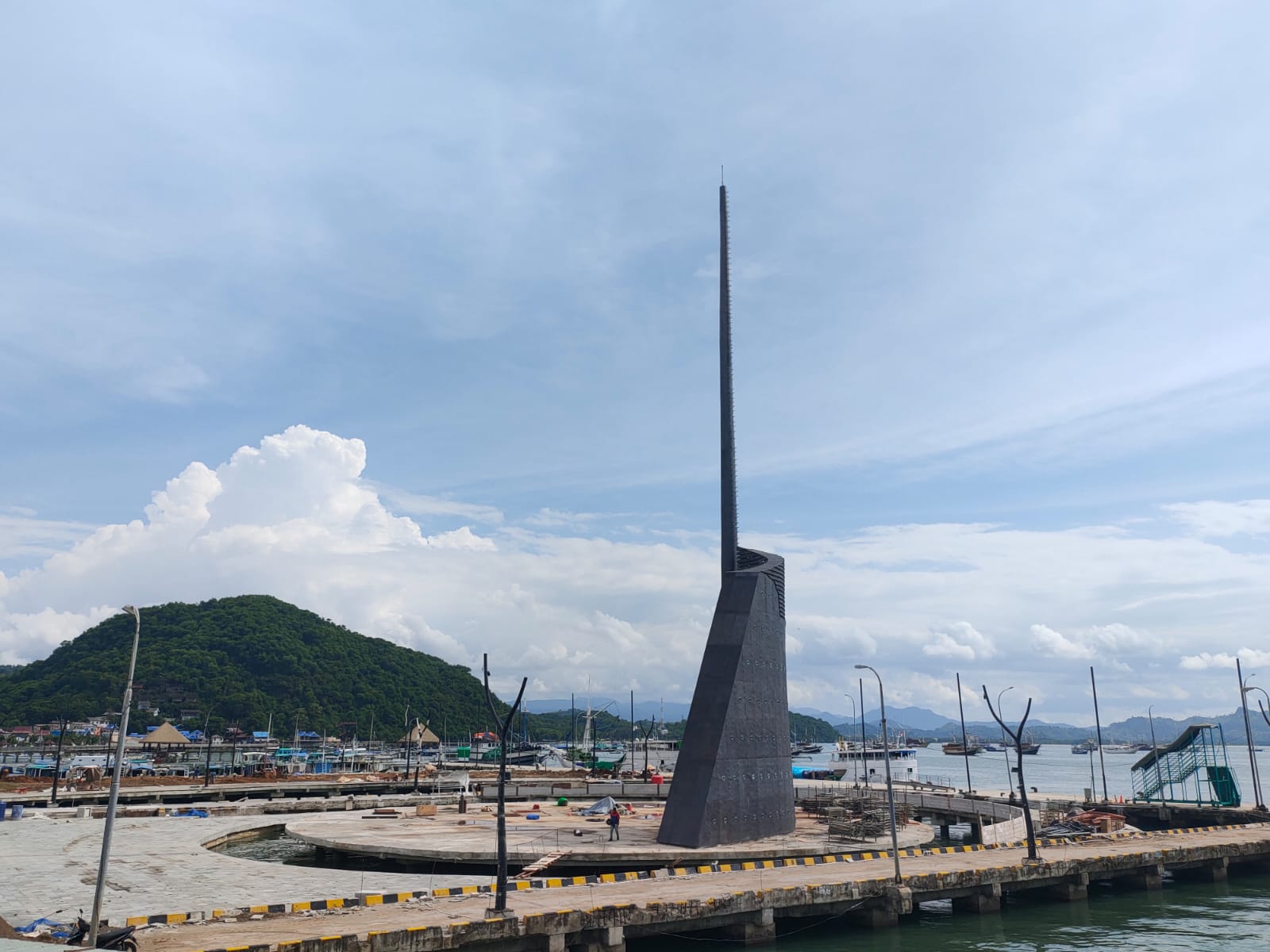 » Building Monumental Labuan Bajo, Sulawesi